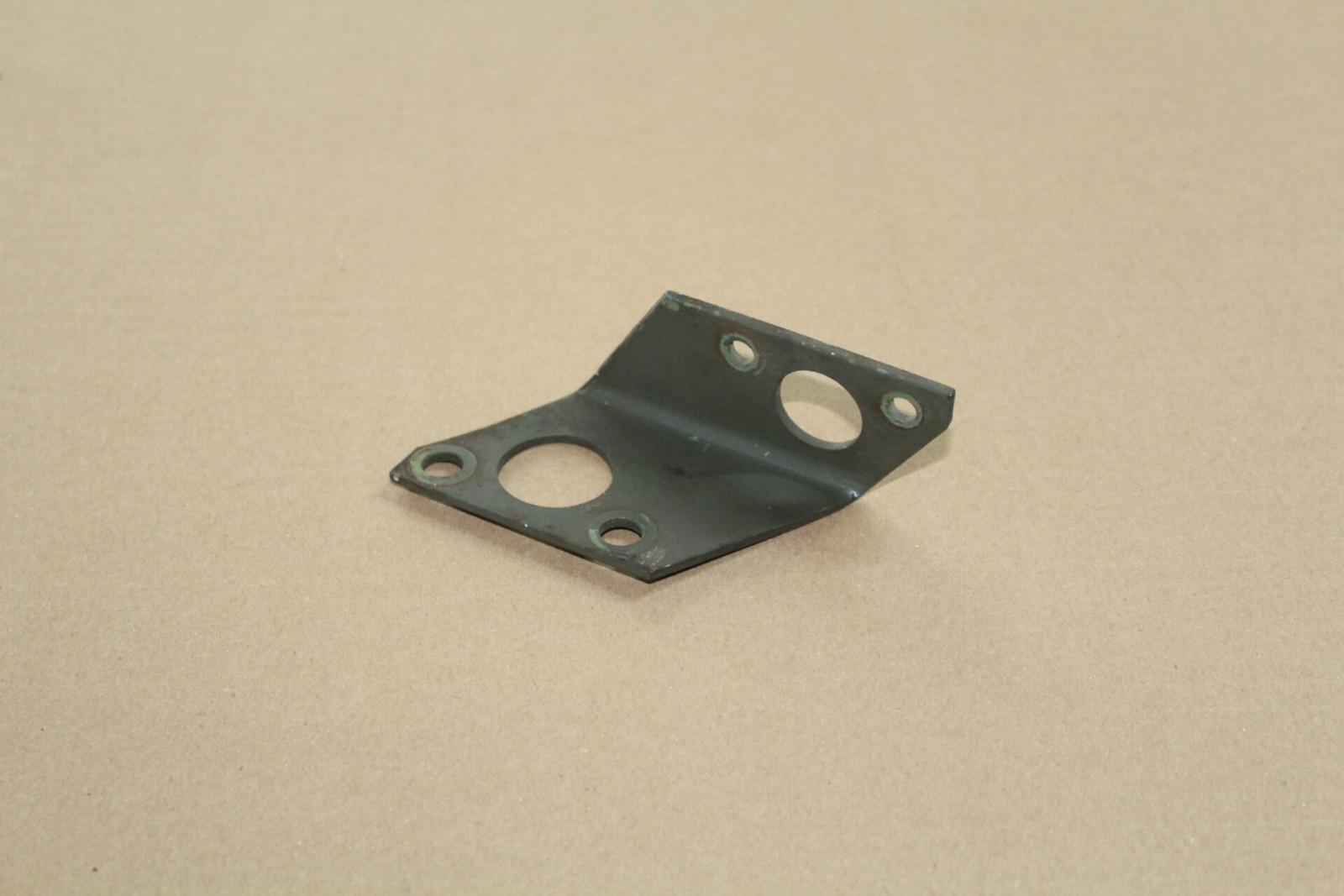 Halter für Tarnbremslicht - Wagner Armeefahrzeuge