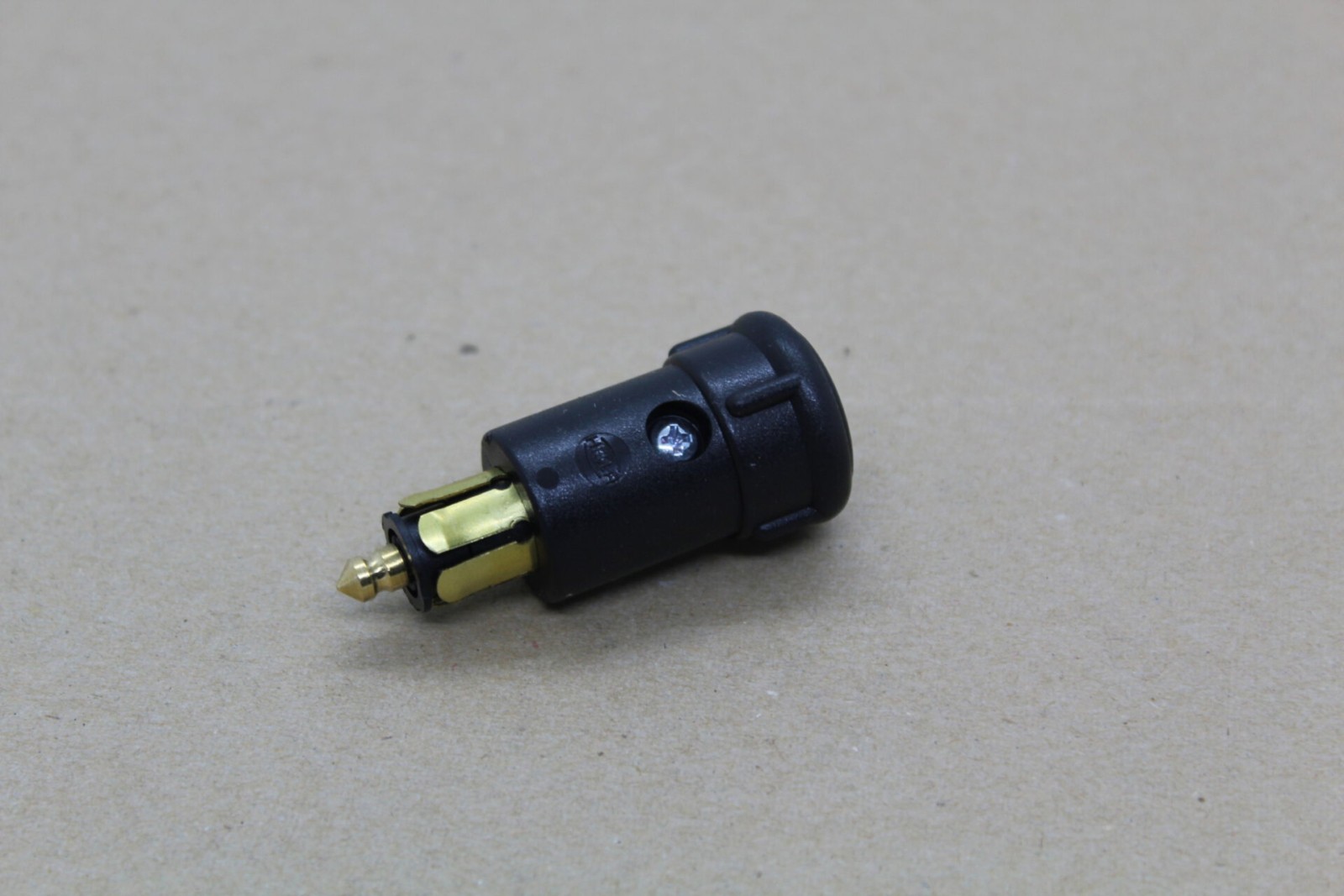 Stecker für Zusatzverbraucher - Wagner Armeefahrzeuge